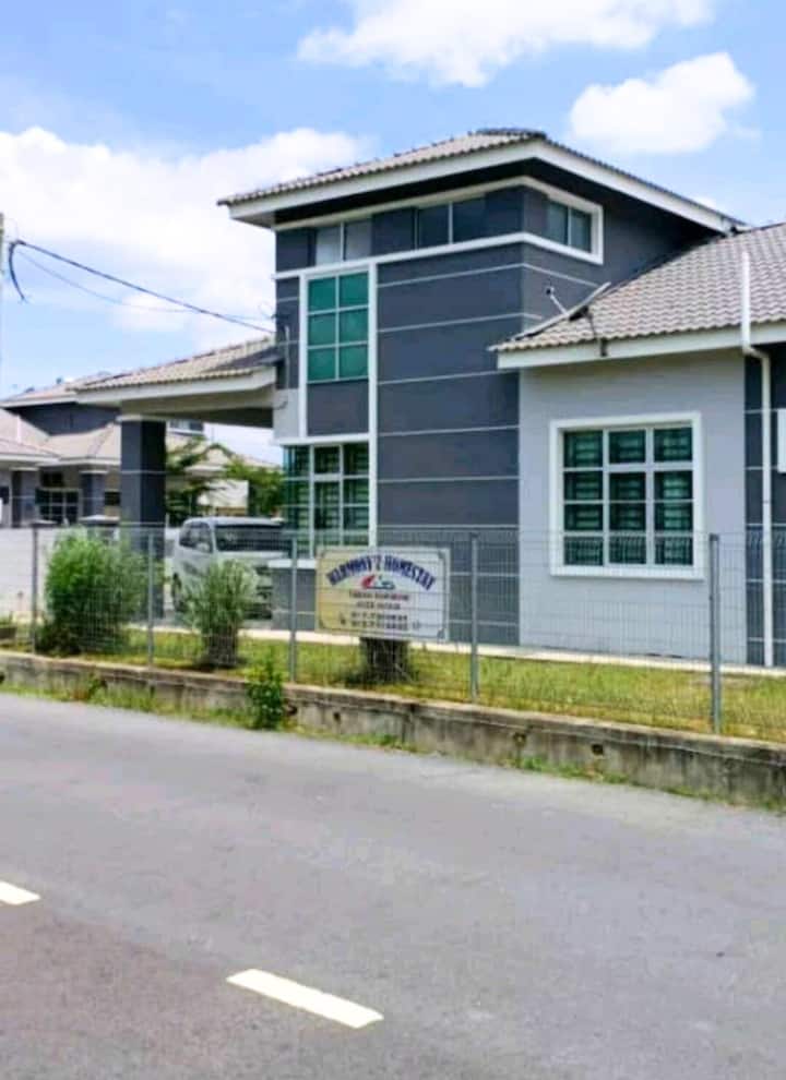 Harmony'z Homestay - Ayer Hitam