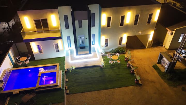 Pool | Walk To Beach | High-rise Area | 7br | 4ba - Aruba