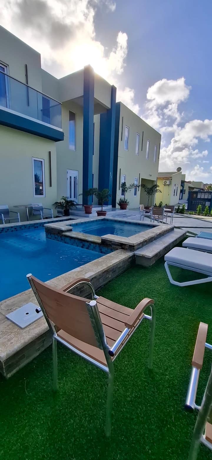 Pool | Walk To Beach | High-rise Area | 7br | 4ba - Aruba