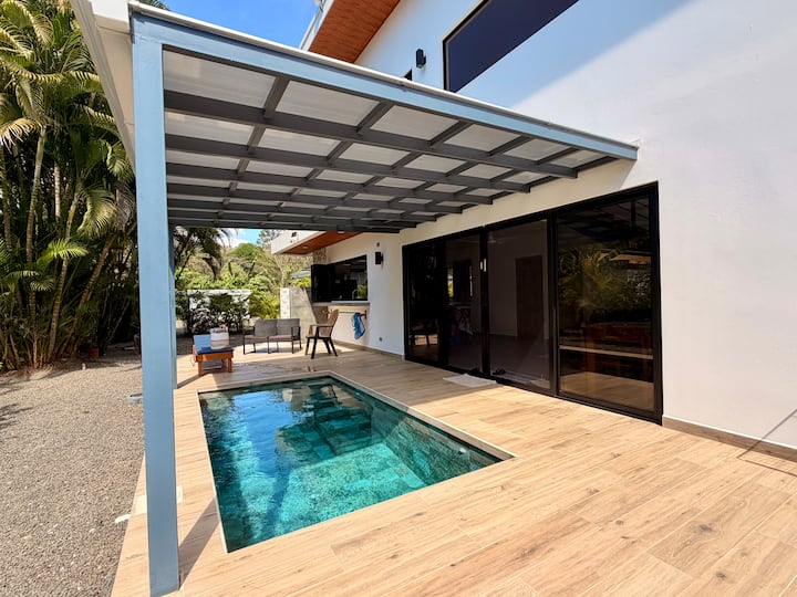 Spacious 2br W/private Pool - Macaws & Turtles - Bejuco District