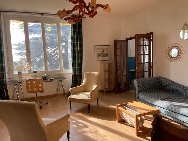 Appartement Très Clair Et Calme - Nîmes