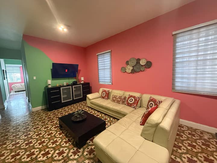 Tropical Grande Escape 3 Bedrooms 2 Baths - San Juan