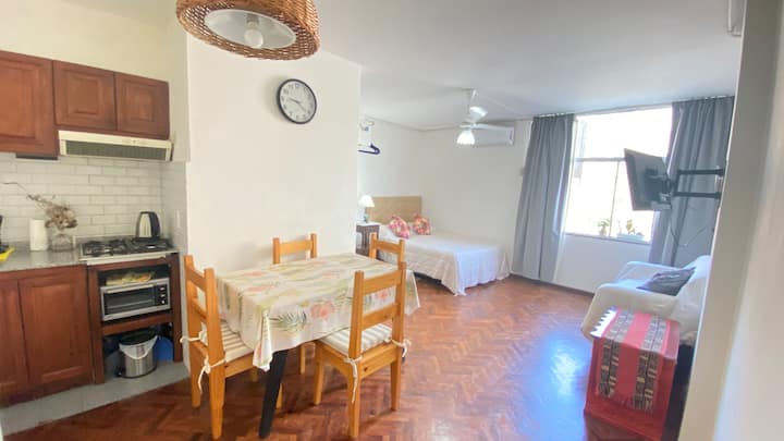 Luminoso Monoambiente En Pleno Centro De Córdoba - Córdoba