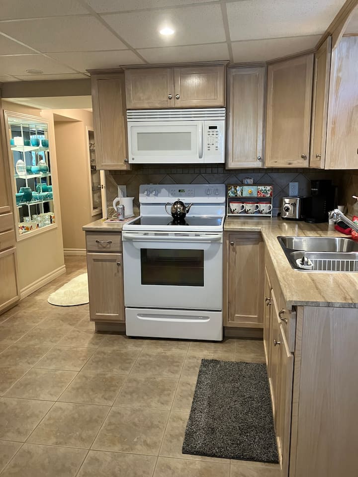 Two Bedroom Cozy Hideaway Suite - University of New Brunswick Saint John (UNBSJ)