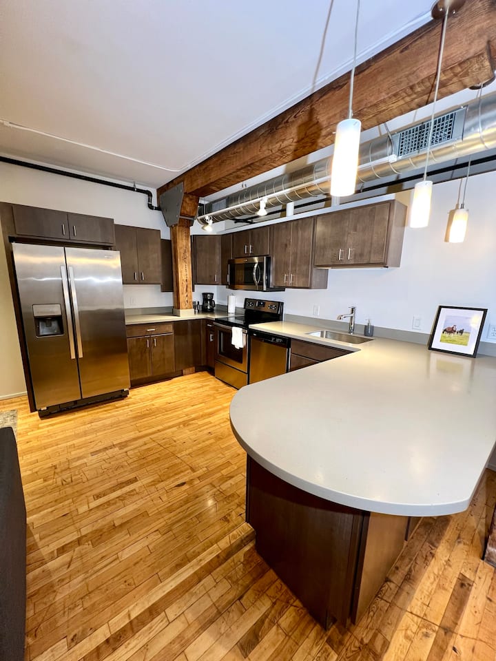 Bright Central Apt For City Stay - Des Moines, IA