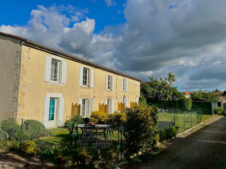 Duplex Terrasse & Parking Privé – 5 Min Angoulême - Angoulême