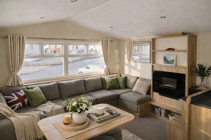 Mainland : Family & Group Size Free Parking - Chichester