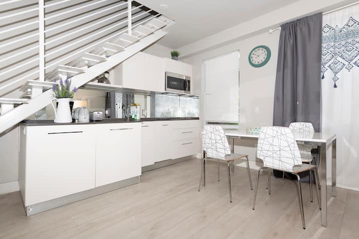 Spacious Duplex In South Beach - Miami Beach, FL