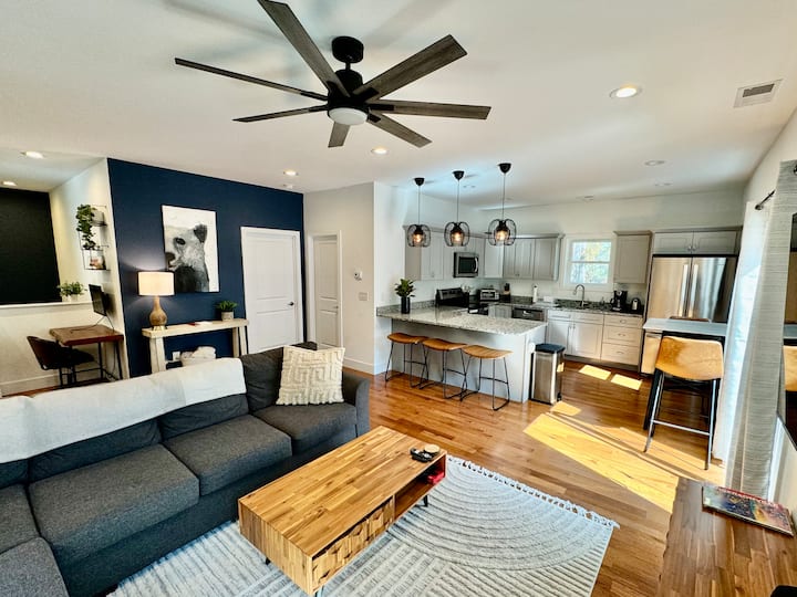 Modern 3br • Game Room • Fire Pit • Near Downtown - Hendersonville, NC