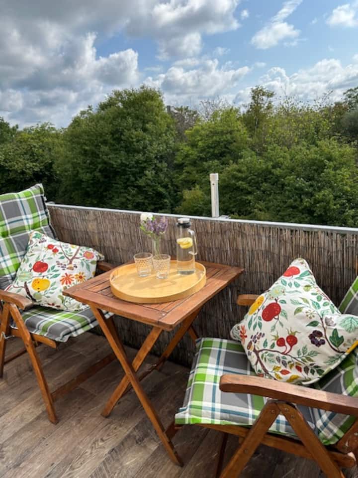 Schöne 2 Zkb Dg Whg Mit Balkon - Karlsruhe