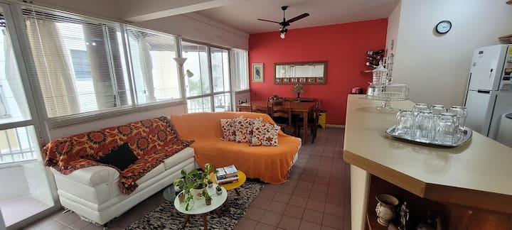 Acolhedor, à 30m Da Praia! 110m² De áRea - Florianópolis