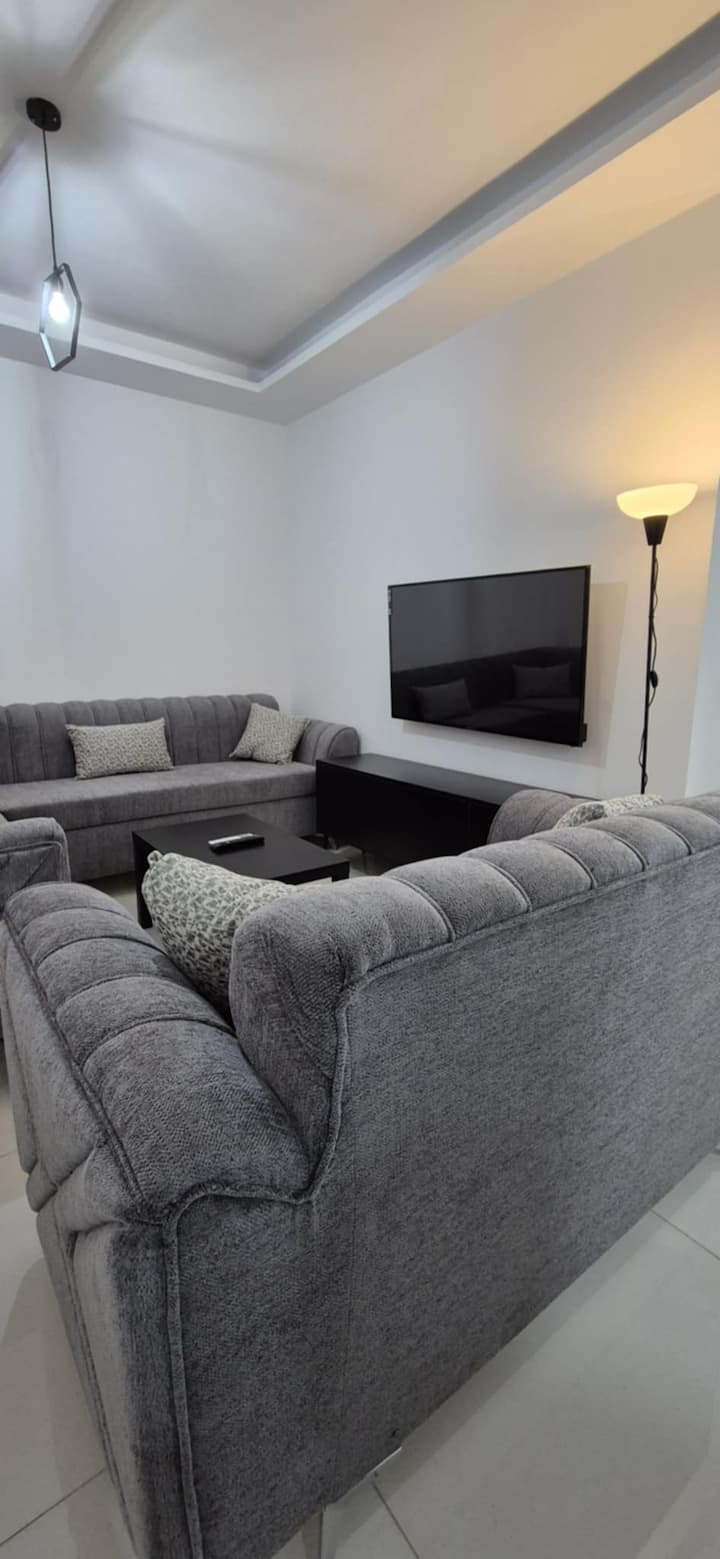 Cozy Family Stay In Marj Al-hamam With Balcony - Amman