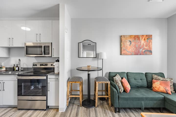 The Pasteur: Comfortable • W/d • Gym - Brandeis University, Waltham