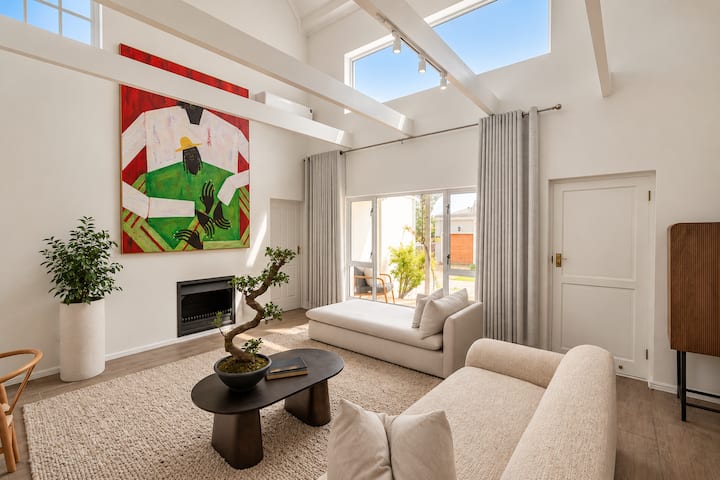 Barn Gallery (Incl. Breakfast & Service) - Franschhoek