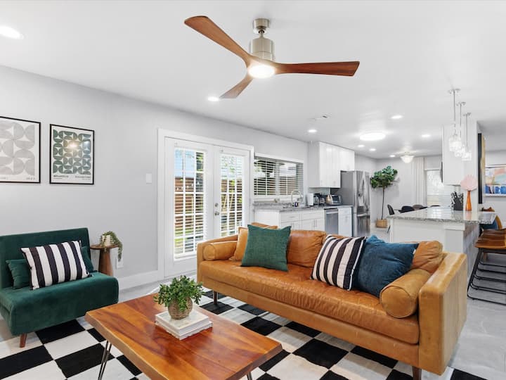 Modern Open-concept 3br Home • Carrollton - Carrollton, TX