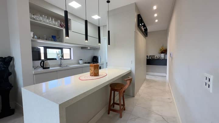 Apartamento Novo, 300 Mts Do Mar Com Churrasqueira - Pôrto Belo