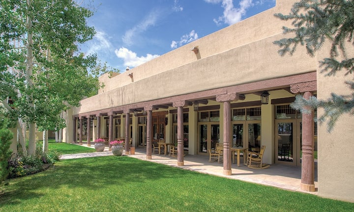 Taos: King, Murphy Bed, Kitchen - Taos, NM