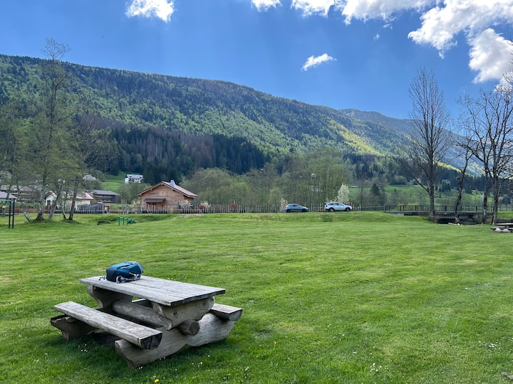 Au Pied Des Pistes. Wifi. Draps Serviettes Fournis - Monts Jura