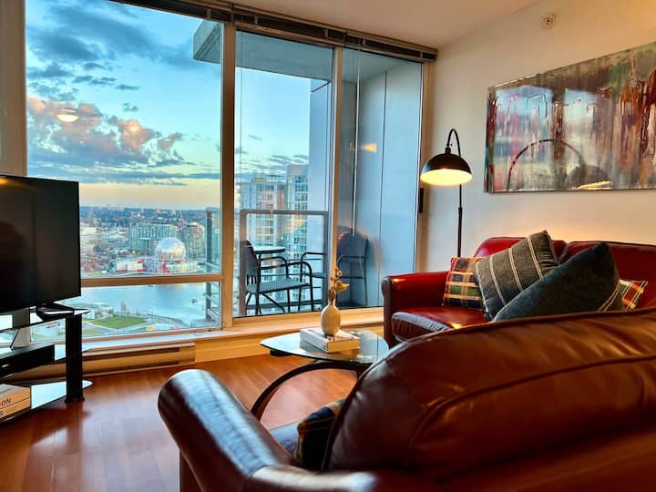 Central Dt Skyline & Water Views 1bd+pullout Couch - North Vancouver