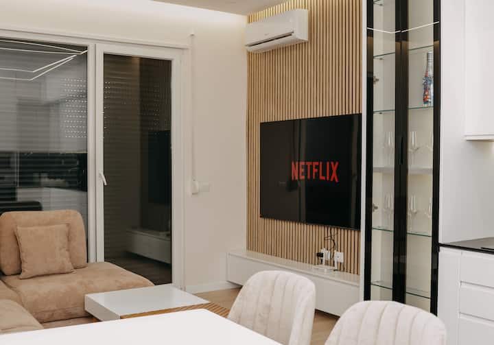 Luxury Apartment / Fast Wi-fi - Tirana