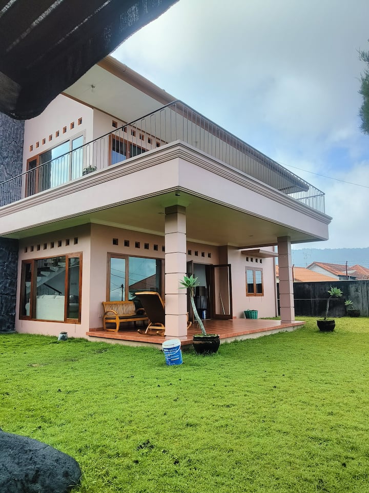 Villa Sulthon - Tawangmangu