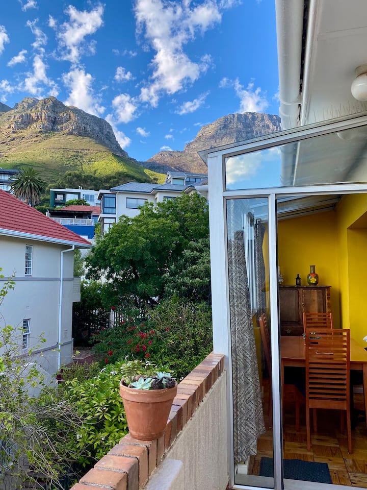 Bright & Sunny Table Mountain Stay - Cape Town