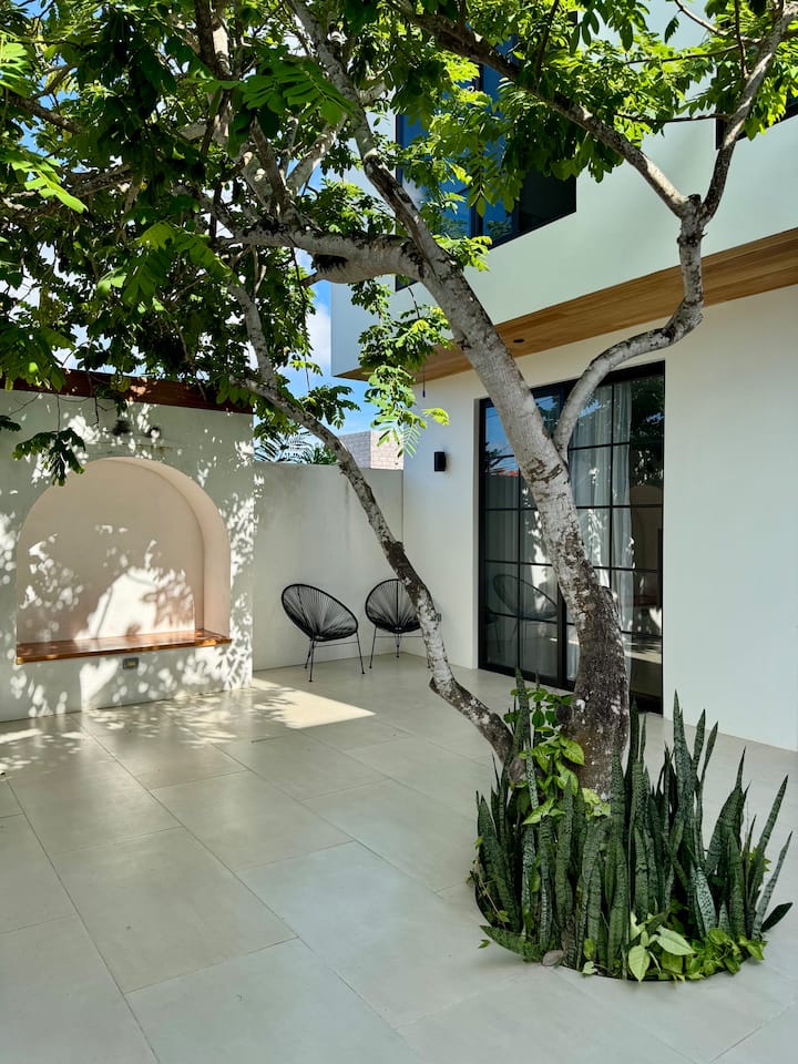 Arch Of The Sea · Couples Design Retreat - Galápagos Islands