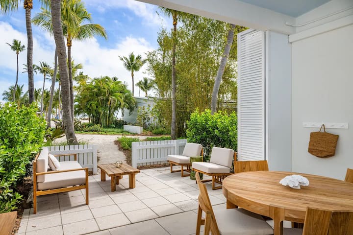 Excellent Choice! Beachfront Location, With Pool! - Islamorada, FL