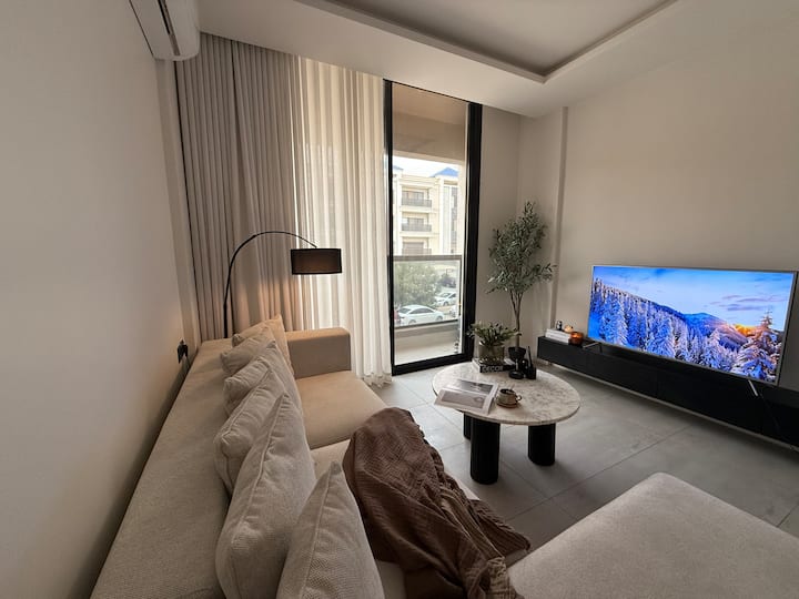 شقة غرفه وصاله بجانب البوليفارد - Riad