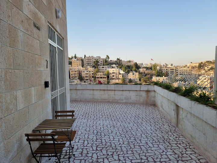 Downtown Living | Scenic Urban Suite - No.7 - Amman