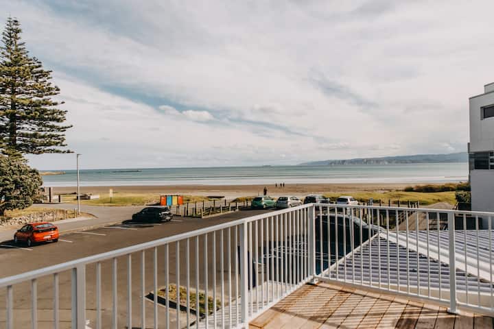 Steps From The Beach, Perfect For Large Families - Gisborne, New Zealand