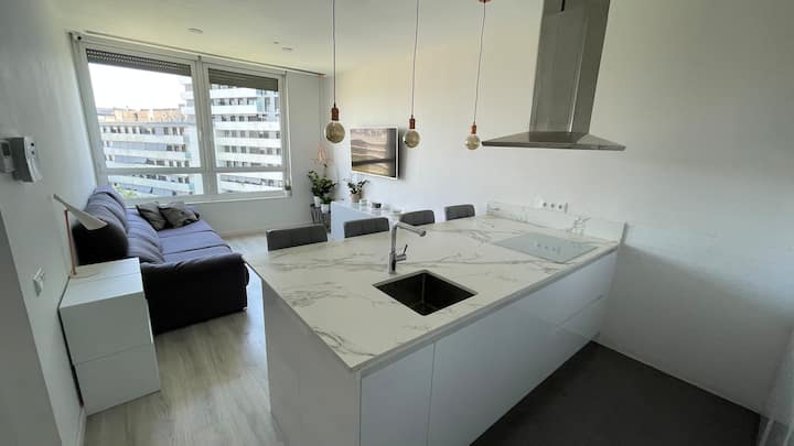 Bright Modern Apartment - Barcelona