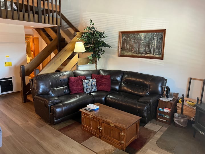Sierra Manors #108
Great Location - Mammoth Lakes, CA