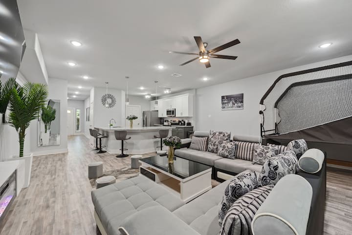 Modern Townhome In Heart Of Houston, Great Vibes - Houston