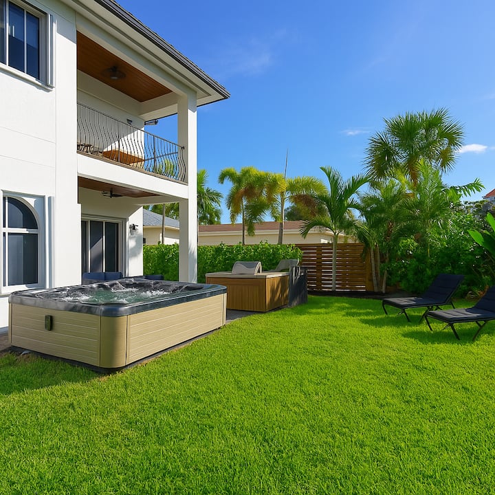 Luxury Greek Villa Steps To Fll Beach & Hot Tub - Wilton Manors, FL