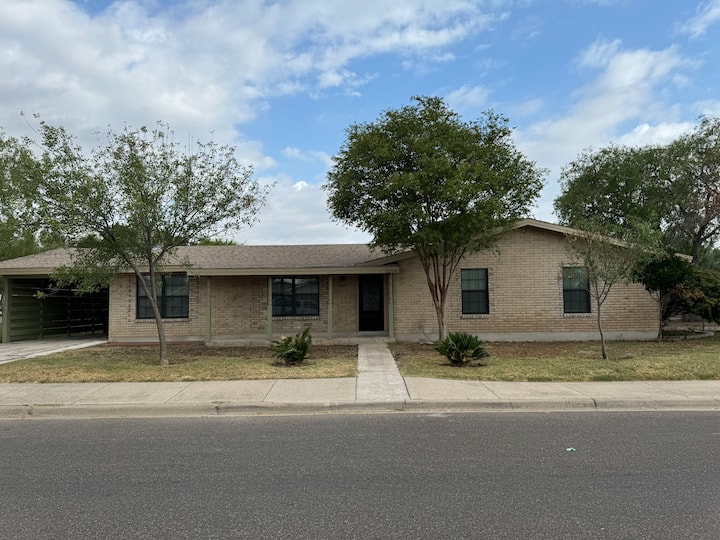 Casa Itzel - Eagle Pass, TX