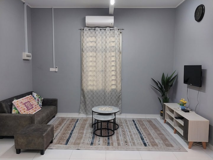 Tok Wan's Studio H/stay(qhaliff) - Tanah Merah