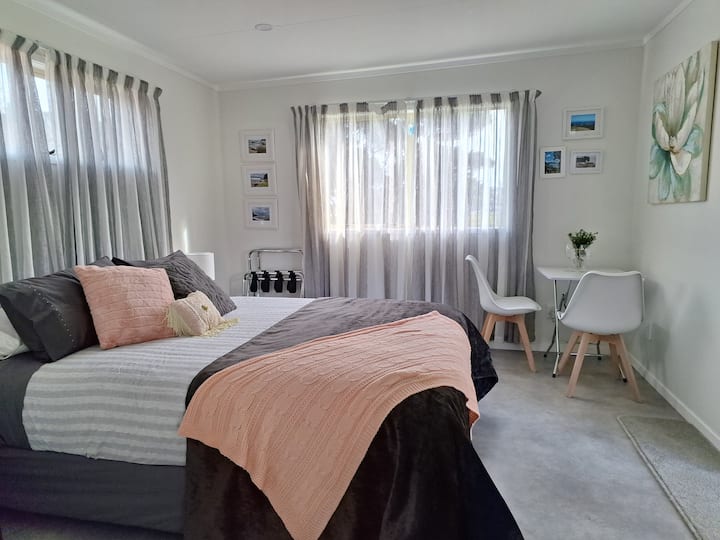 Te Hut, A Touch Boutique - Northland