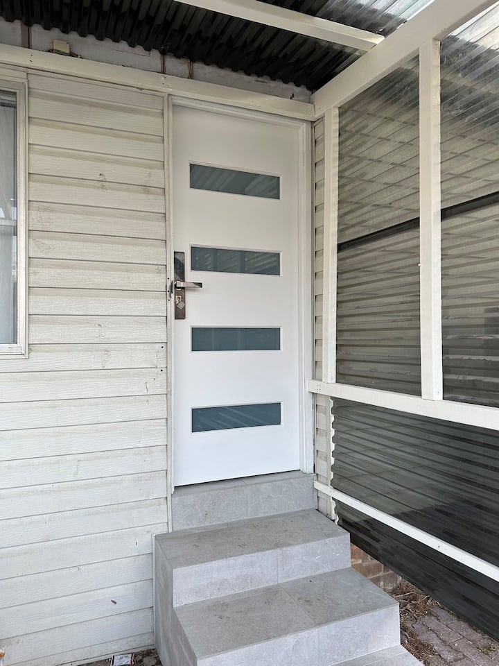 Rear Entrance, 2 Bedrooms In Liverpool Cbd. - 利物浦