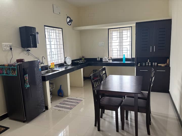 Kms Homestays 1bhk Furnished 2nd Floor Apartment - Coimbatore