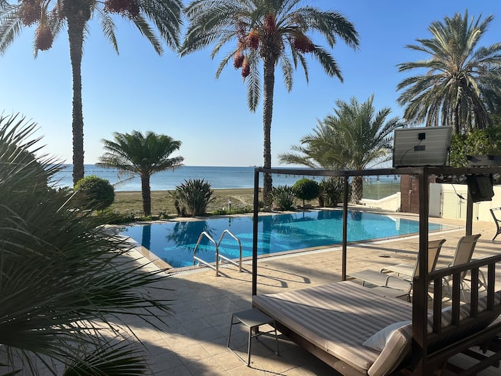 Nefeli Beach Villa 6 Bedrooms - Larnaca