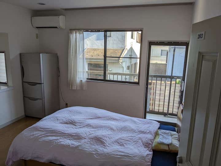 Ek203　館内一広い部屋／日当たり最高【ペット可】２名予約はベッド１台／京成江戸川駅から徒歩４分 - 船橋市