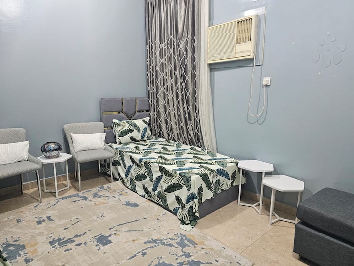 Cozy Stay With Breakfast - Abu Dhabi