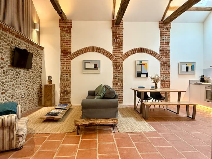 The Barn - Cley - On The North Norfolk Coast - Blakeney