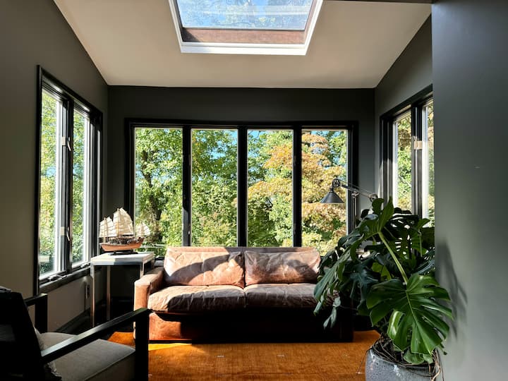 Harbor Hill: Beach Retreat 1 Hour From Nyc - Northport, NY