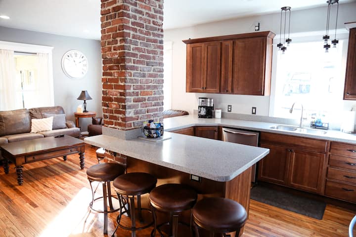 Giant Tiny Home - ブルーミントン, IN