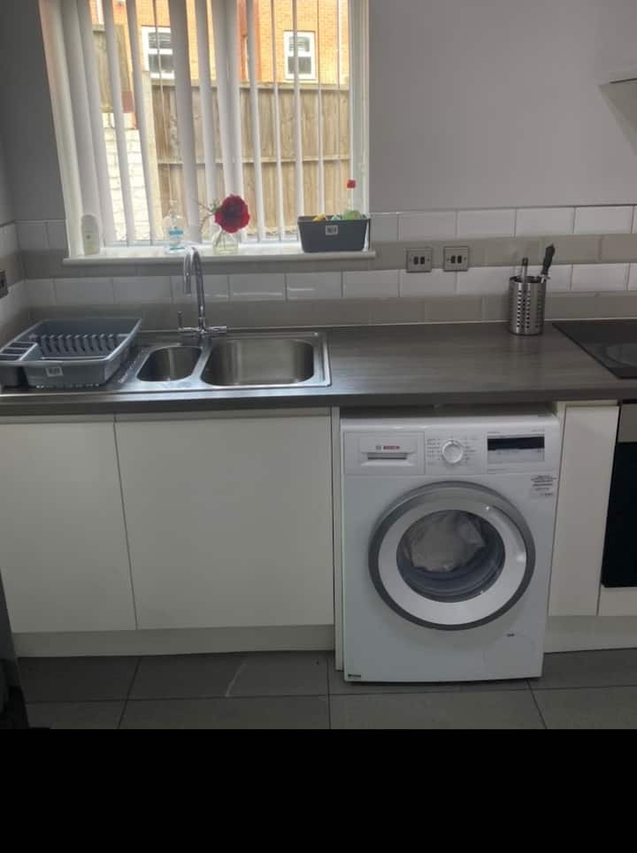 5 Bedroom Ensuite Spacious House - Warwickshire