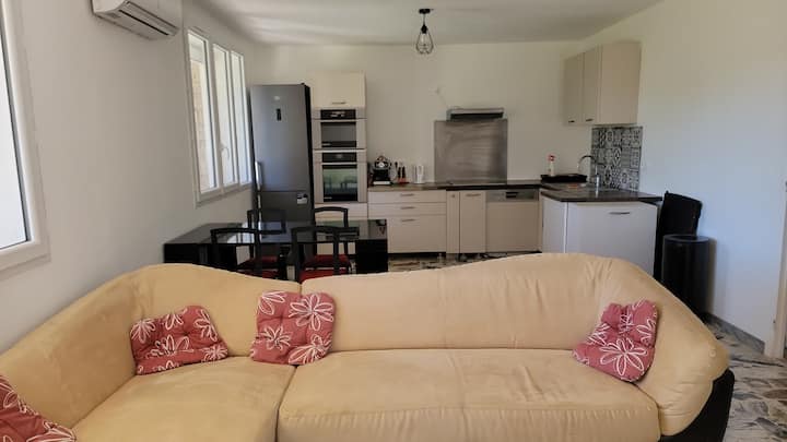 Bas De Villa 4/6 Couchages - Volonne