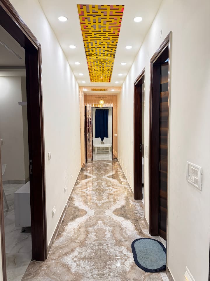 Stylish Stay, Low Price, Great Location! - 