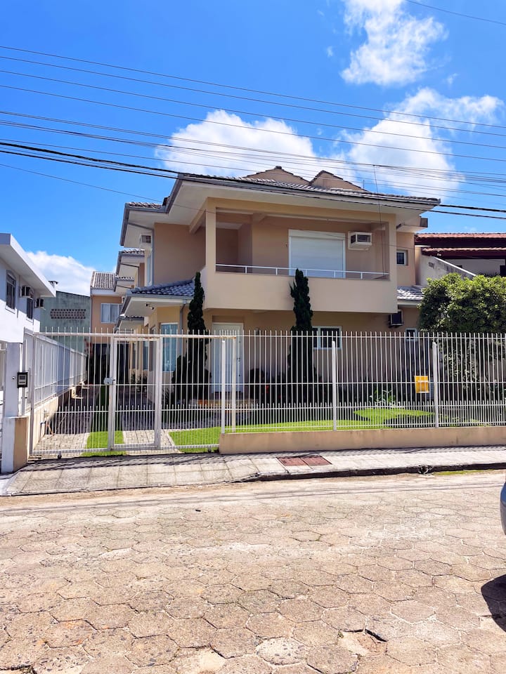 Casa 50m Da Praia Cachoeira Do Bom Jesus - Florianópolis